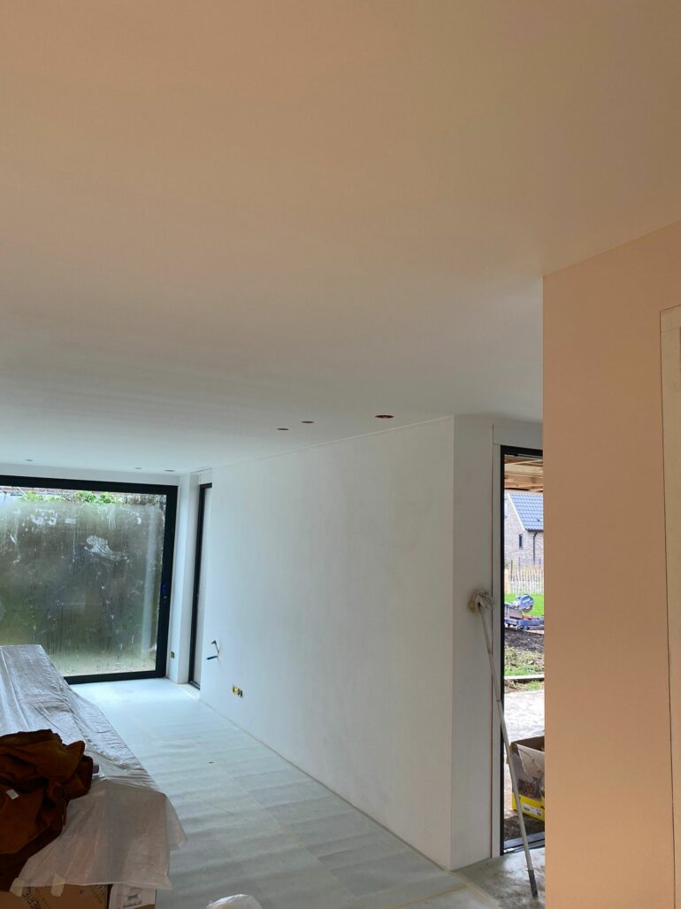 Plafond laten stucen door Super Stuc